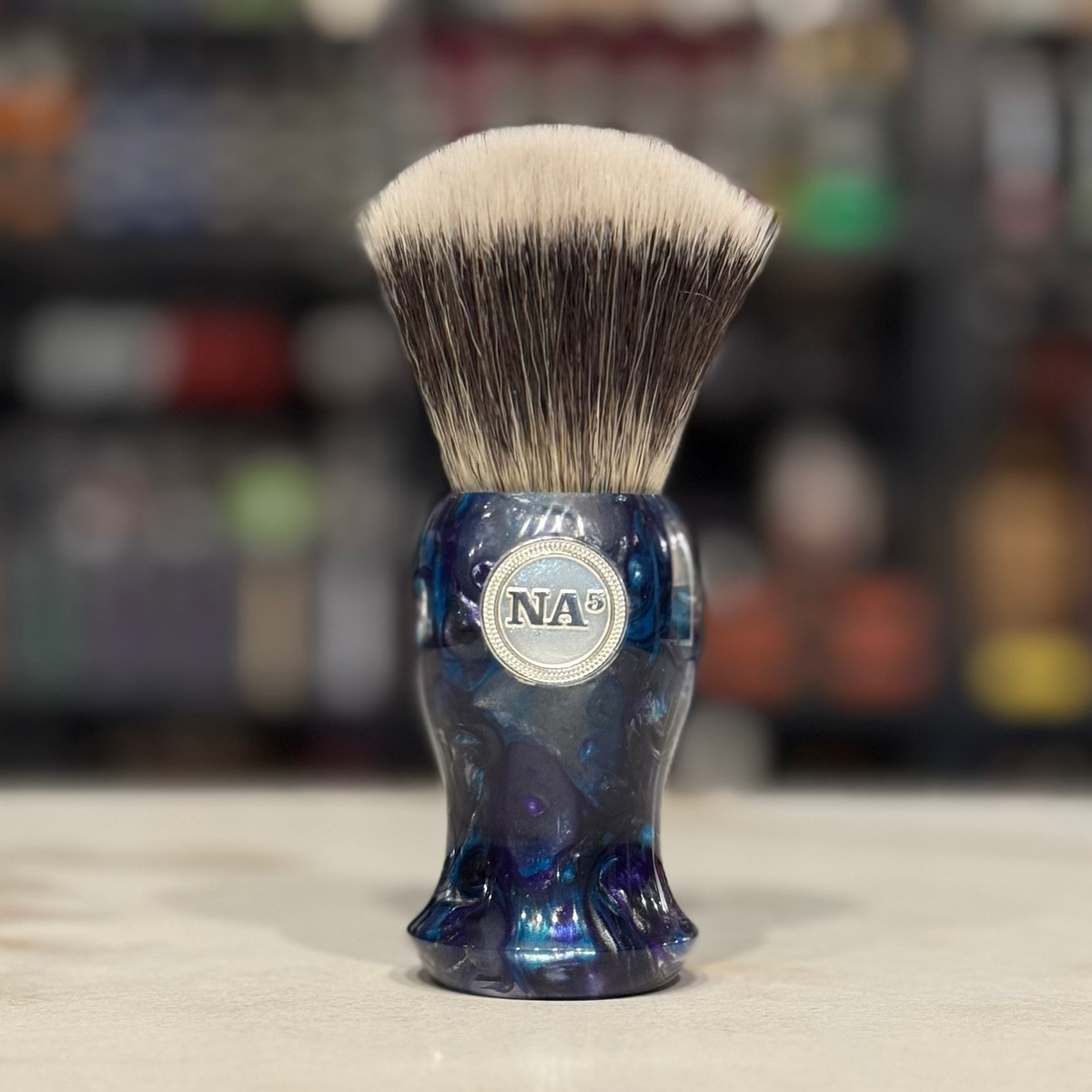 Never Alone 5 - #1 - 26mm Knot - Resin Handle | The Razor Company